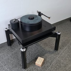 Turntable - Danish Audio Design International